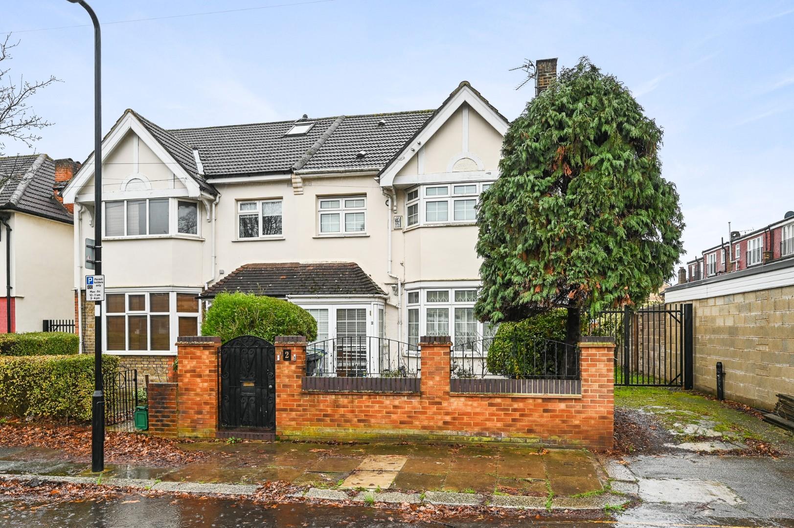 3 Bedroom House – Semi-Detached For Sale in Cloister Road, Acton, W3 ...